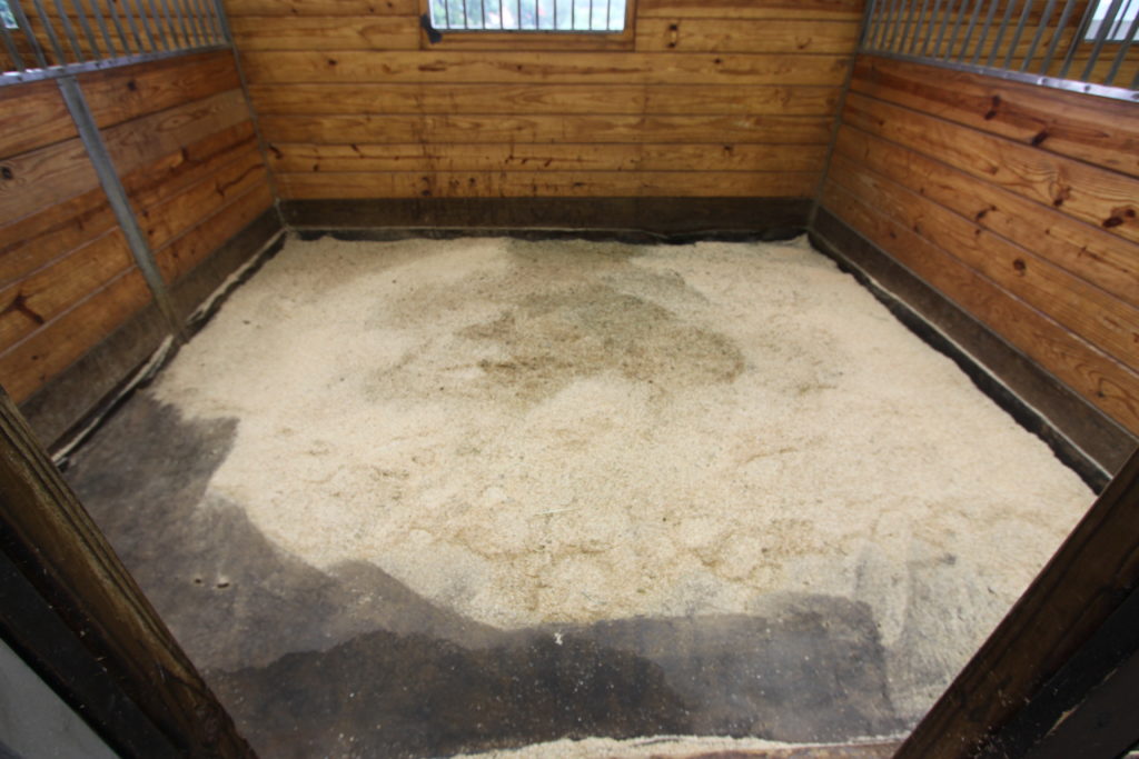 Time Saver Stall Cleaning Method For Neat Freaks | Insightful Equine